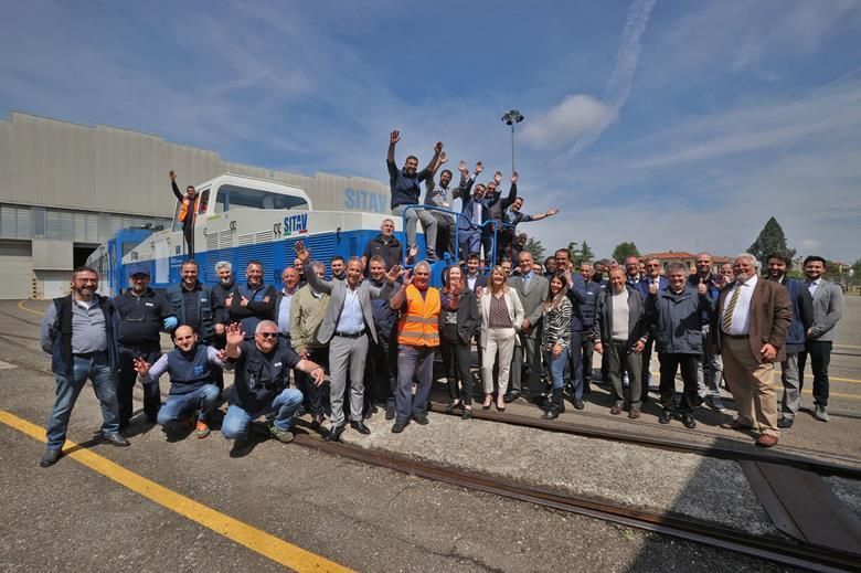 Prototype hydrogen shunting locomotive unveiled - Duplicata - News ...